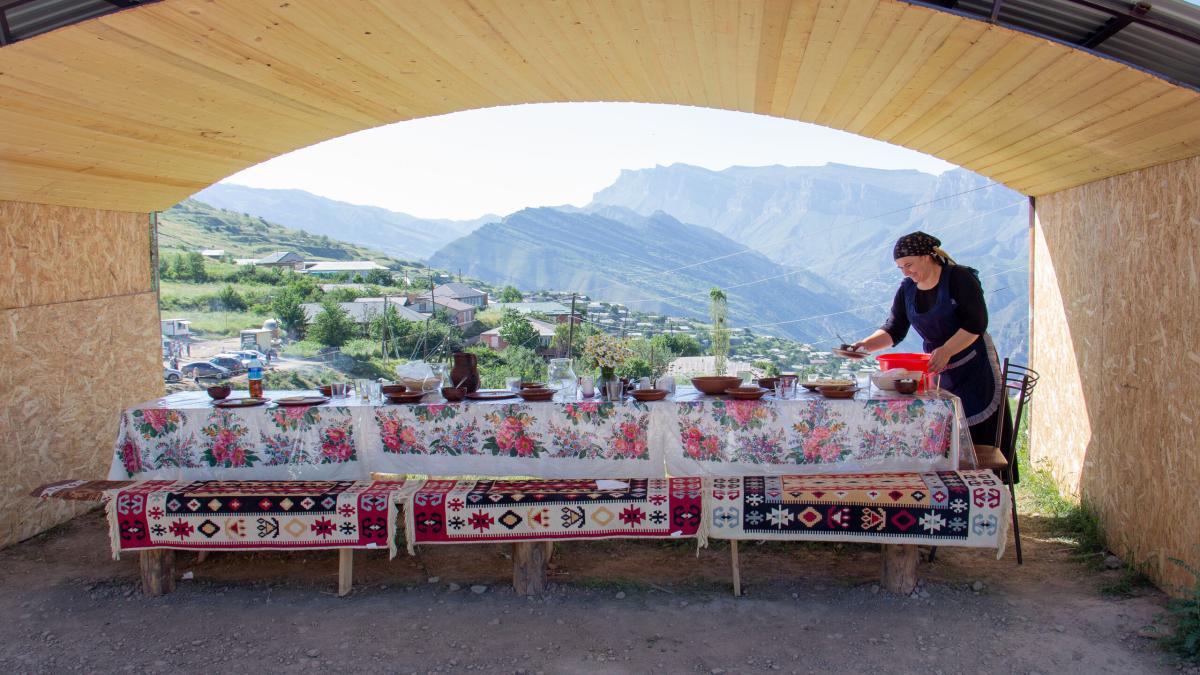 A thread runs through it… | OM.org